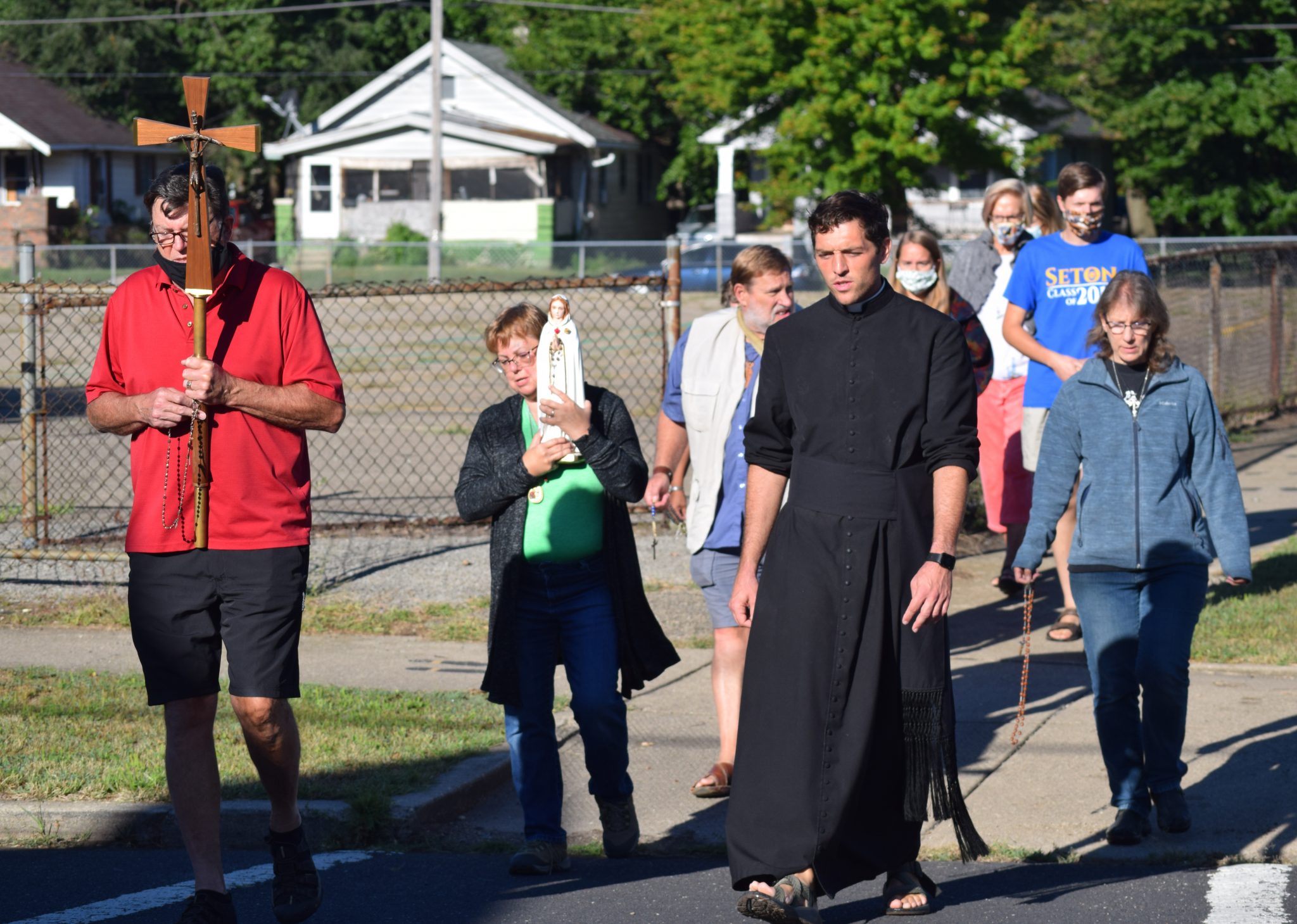 The Catholic Post Friday morning rosary walks pray for neighbors around ...